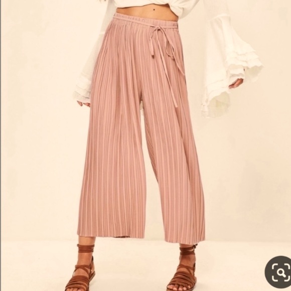 Missguided | Pants & Jumpsuits | Missguided Pleated Wide Leg Pants With ...